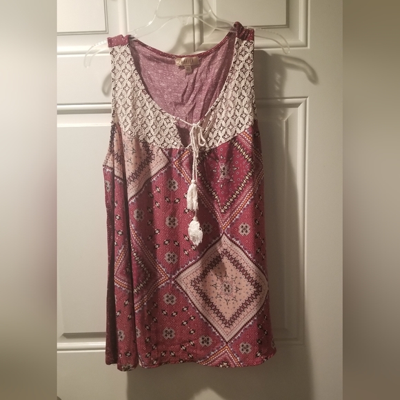 Lavish | Tops | Lavish Tank Top | Poshmark